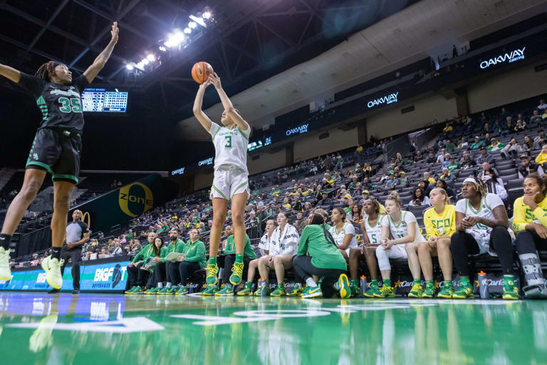 Oregon guard Sofia Bell helps stabilize program: 'She's a big reason ...