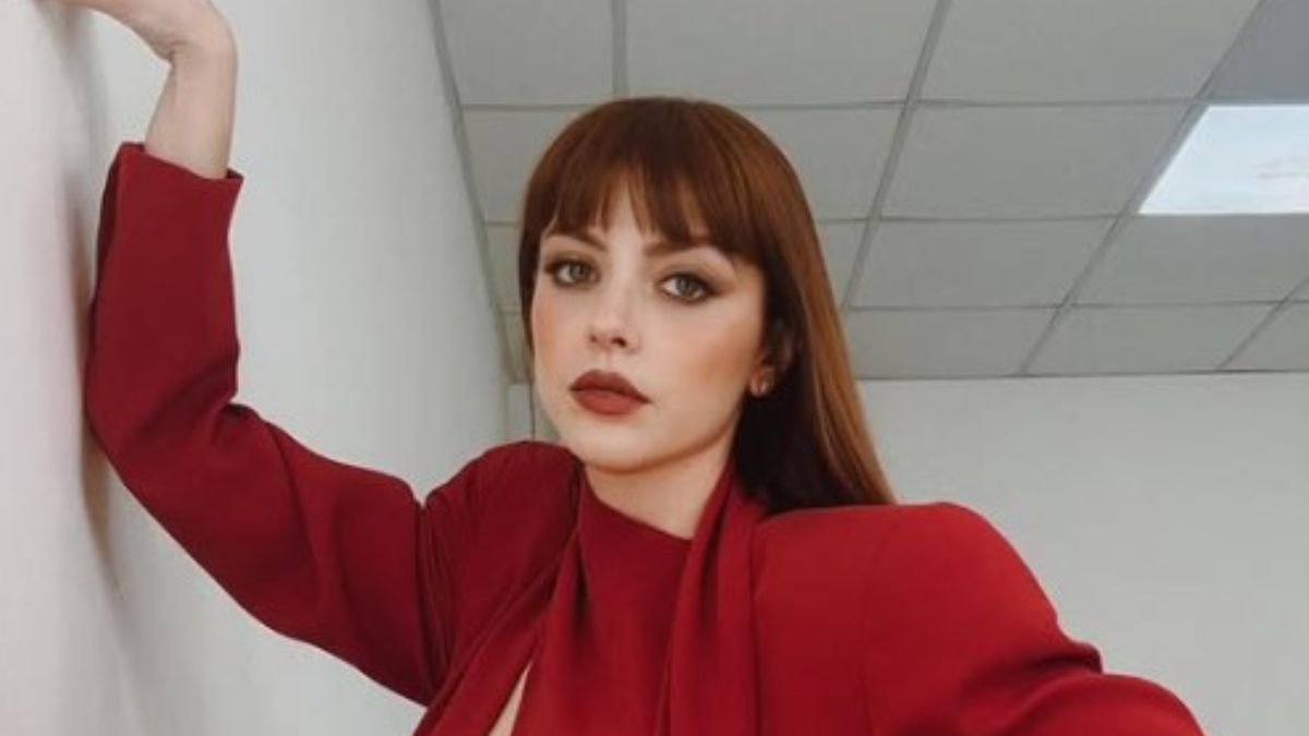Annalisa lascia tutti senza fiato con il look da vera diva: collant ...