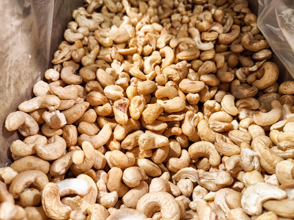 How cashews can affect your body if you eat them regularly