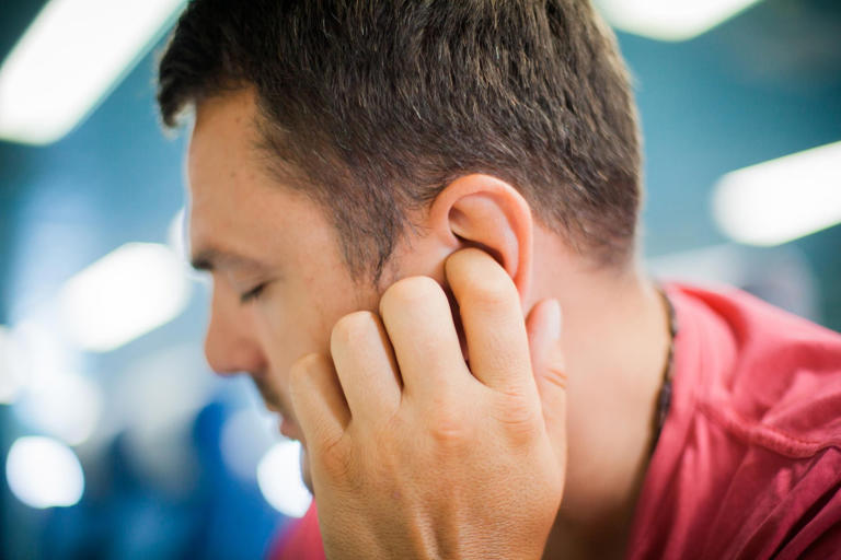 Here's how to stop phantom ringing noises, according to science