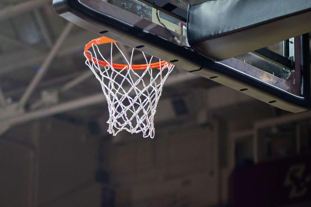 Roundup: Lakers girls win 10th straight, Frankfort's Reznich wins 400th ...