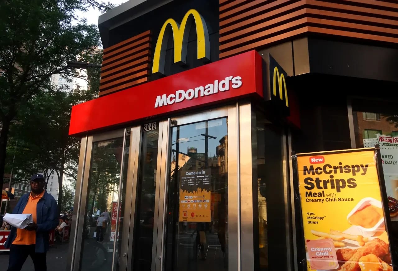 MCD stock in spotlight as burger giant bucks industry-wide slowdown to ...