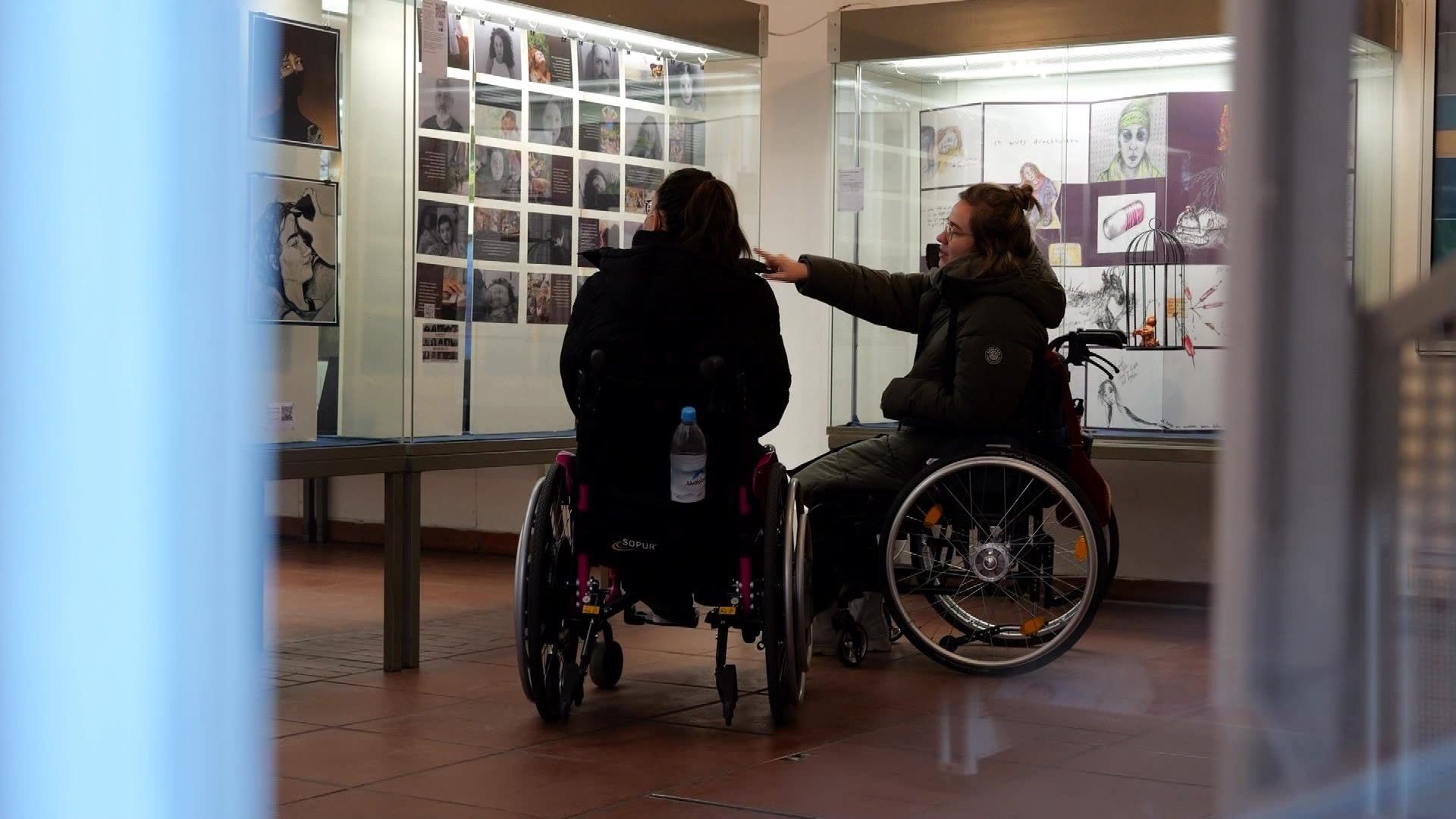 Nicht ohne uns! – Ausstellung über Leben mit ME/CFS
