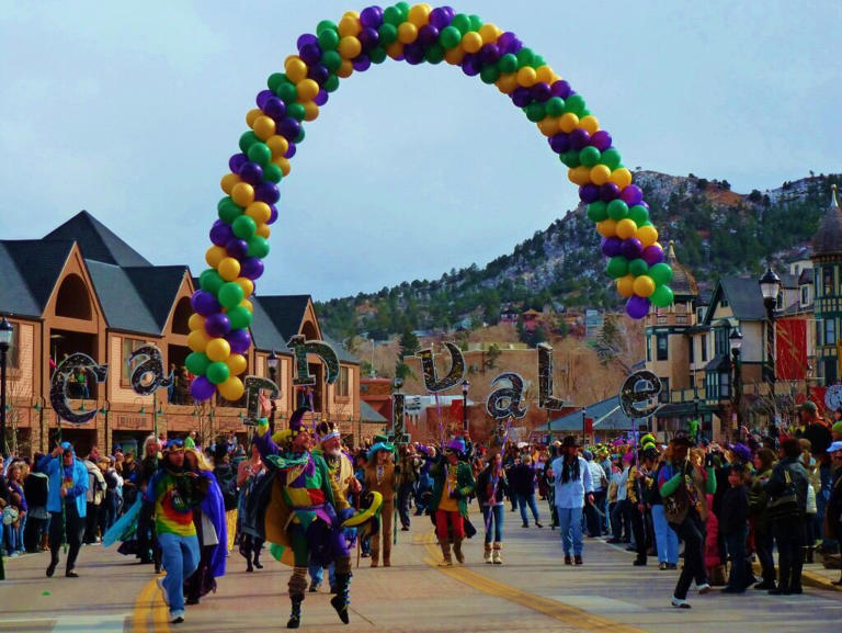 Manitou Springs Carnivale parade set to roll on Saturday