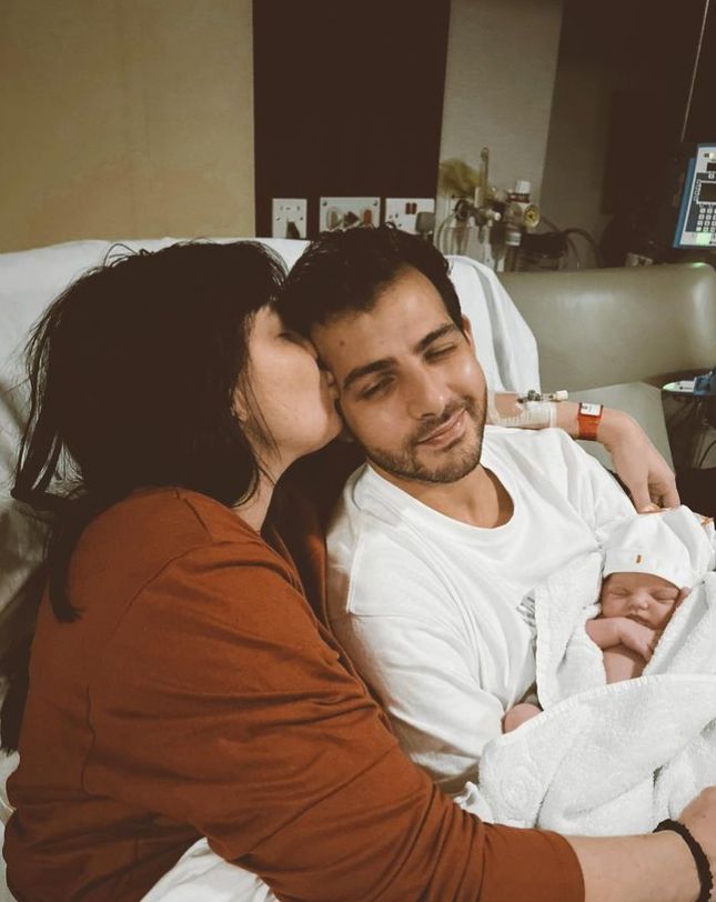 Glowing Daisy Lowe showcases blossoming baby bump ahead of welcoming ...