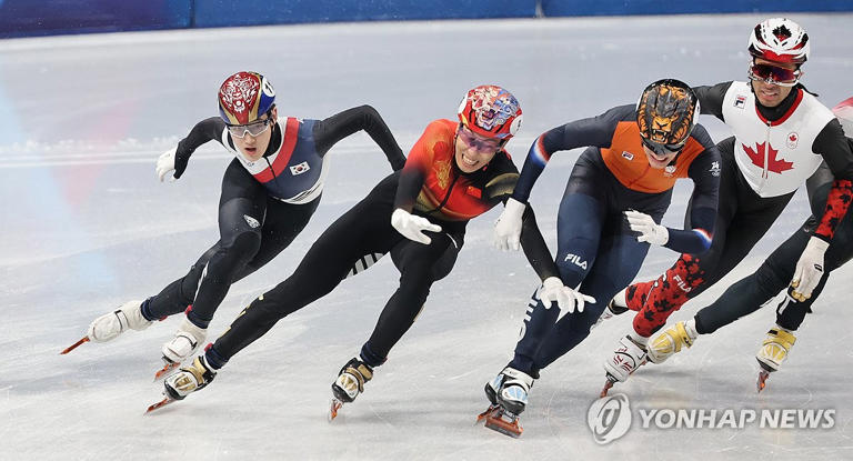 (Olympics) Teen short track sensation soars to 1st career medal