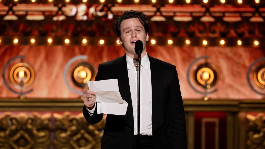 Jonathan Groff gives WGAL a 'hometown shoutout' on Amy Poehler’s podcast