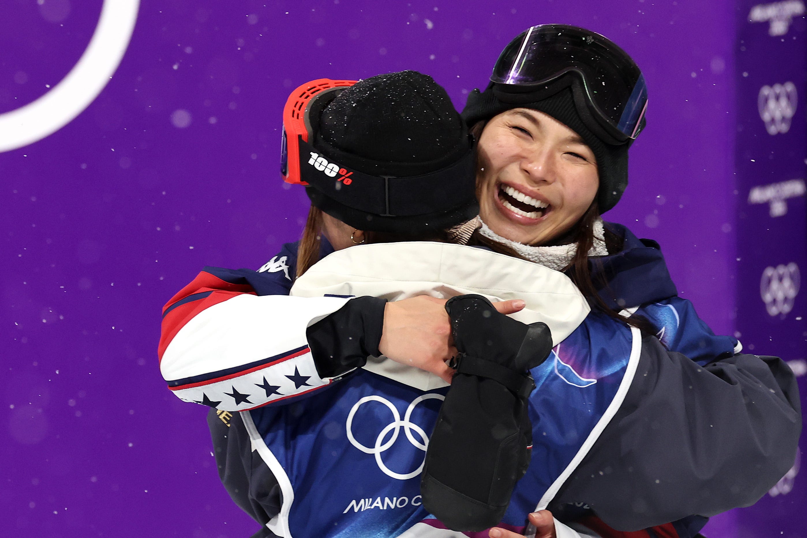Chloe Kim classily embraced Choi Ga-on after Olympic upset