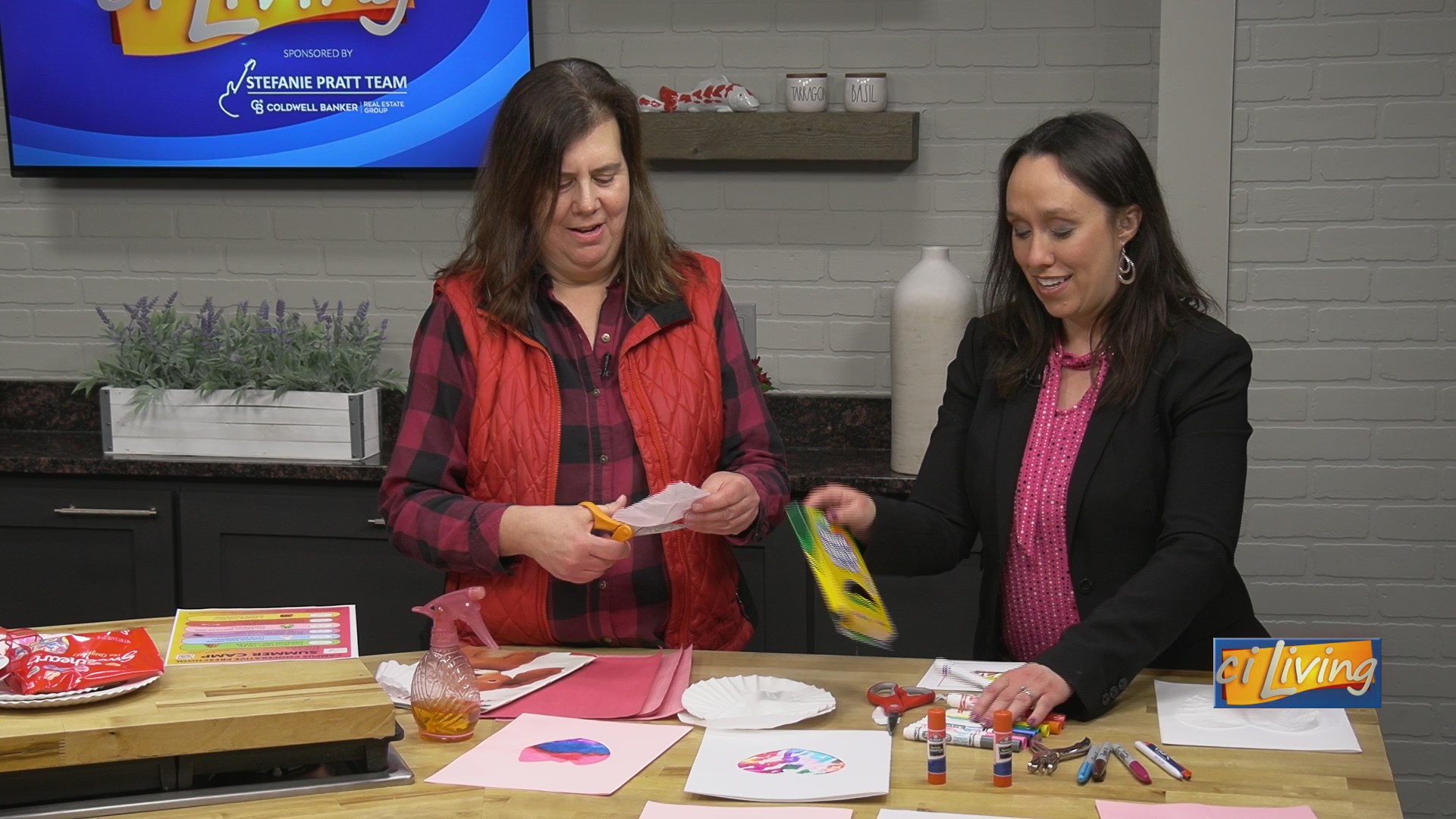 Fun Valentine crafts for kids: Card & wreath