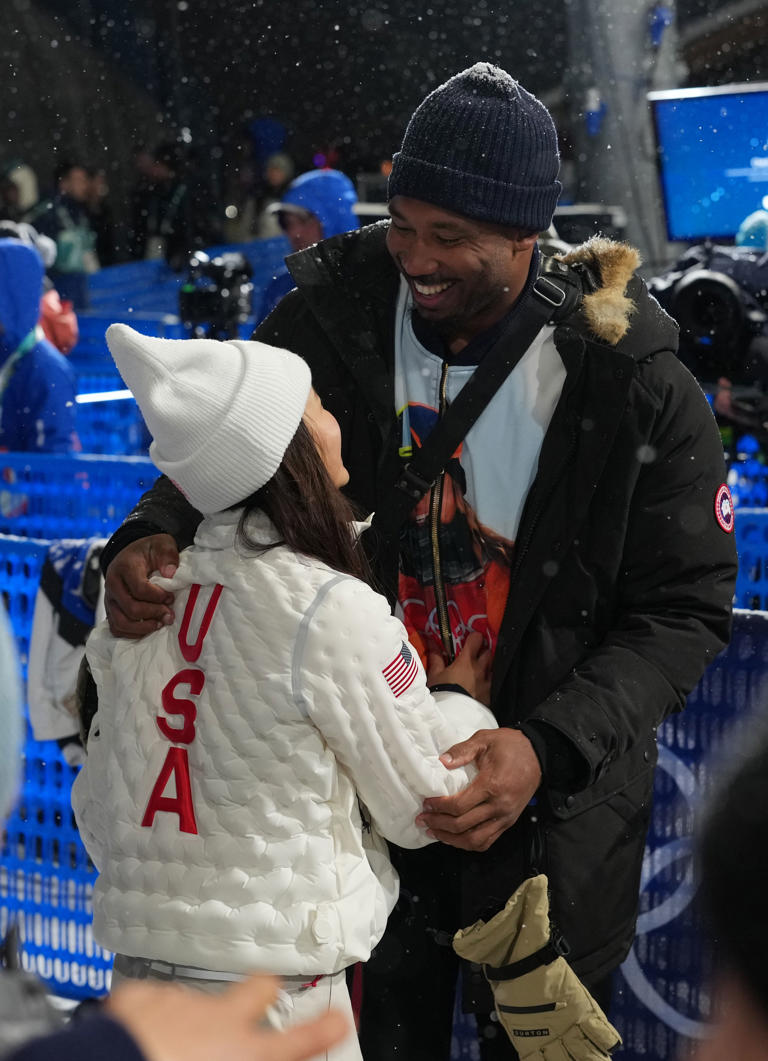 Snowboarder Chloe Kim celebrates silver medal with NFL boyfriend Myles ...