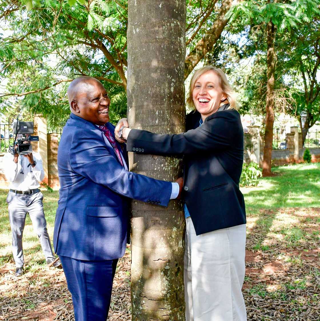 Nyeri: US diplomat Susan Burns elated after hugging exact tree Truphena ...