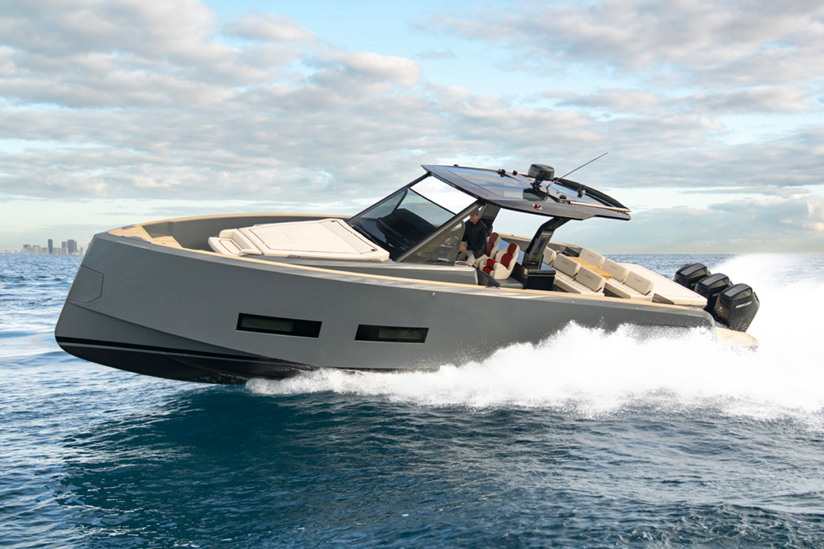 Pardo unveils the 43R outboard in Miami