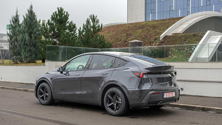 What EV slowdown? Plug-in cars made up 25% of car sales last year