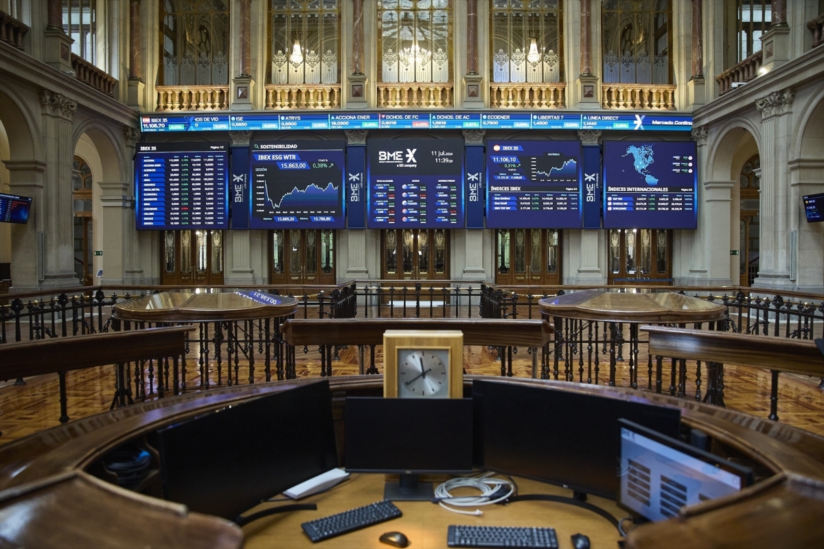 El Ibex 35 cae un 0,25% a la media sesión y pierde los 19.400 puntos ...