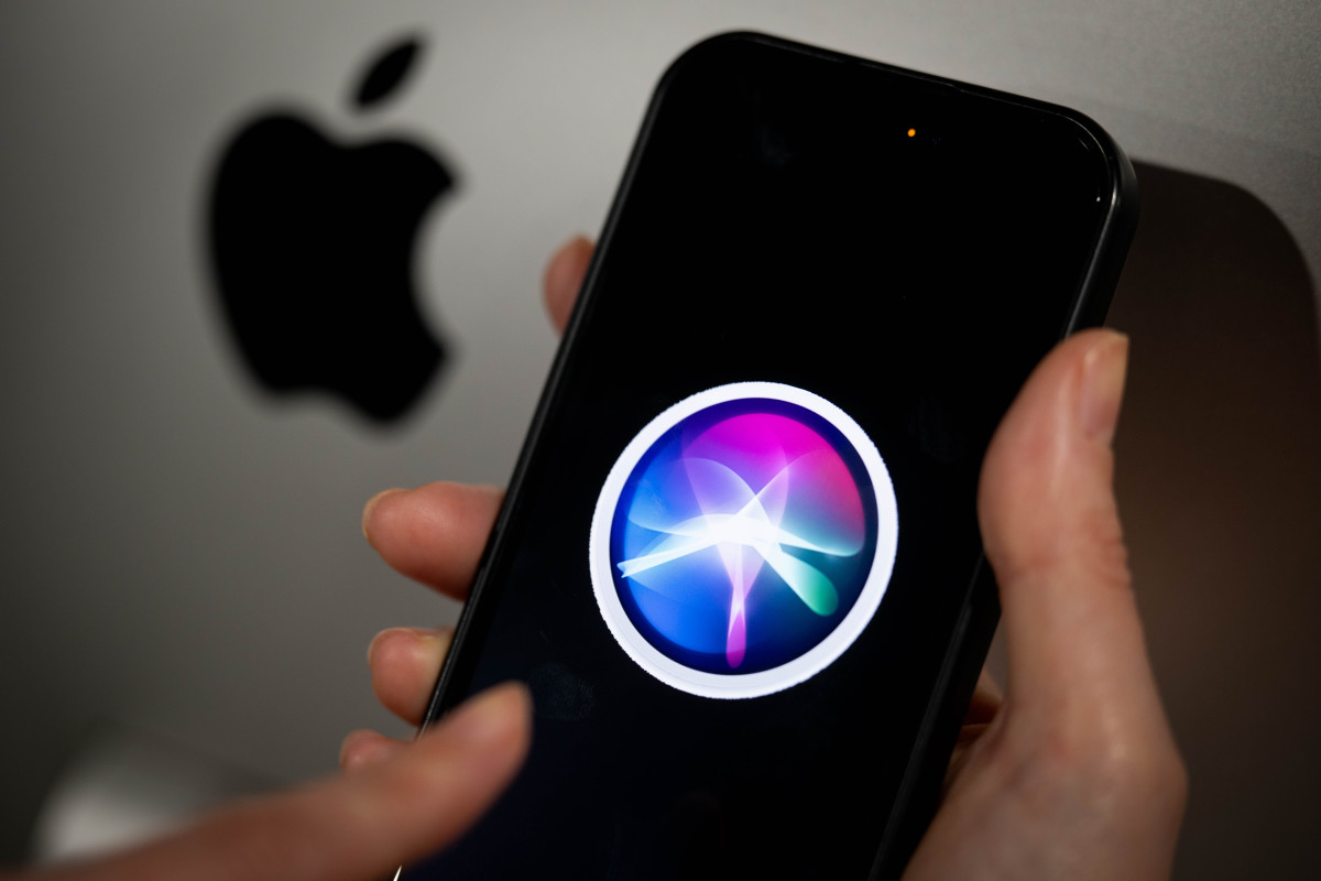 Apple reportedly delays major Siri update again, users must wait until ...