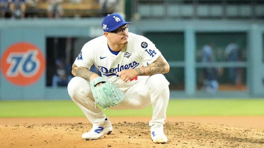 Dodgers finally find trade partner for Anthony Banda as wild news day ...