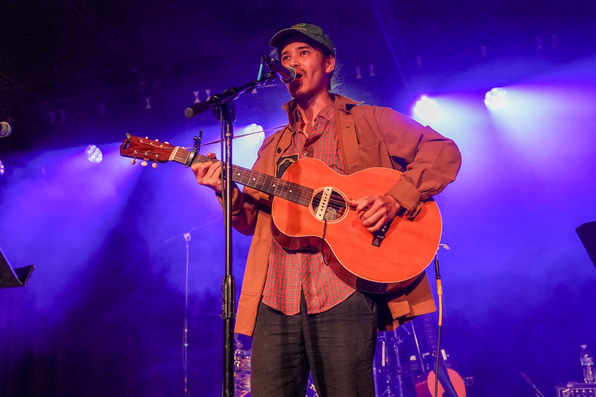 Country singer reveals hate comment amid incurable cancer diagnosis