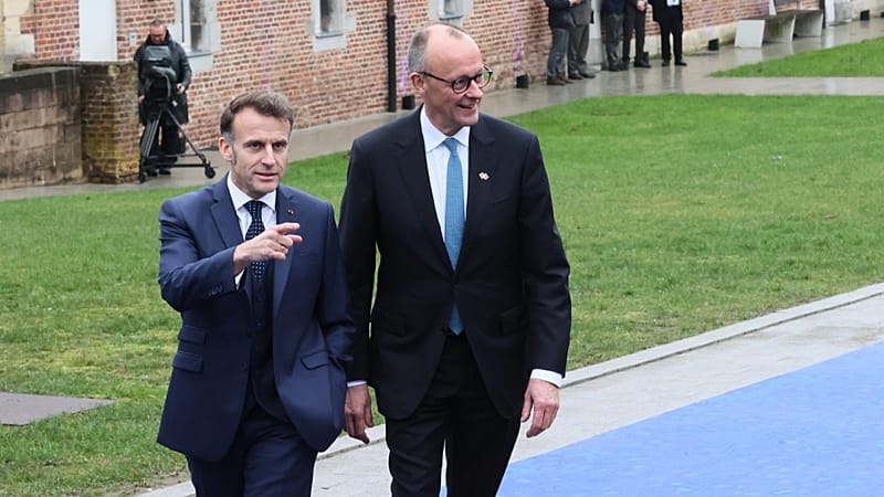 EU summit: Macron sets June deadline for EU economic relaunch package