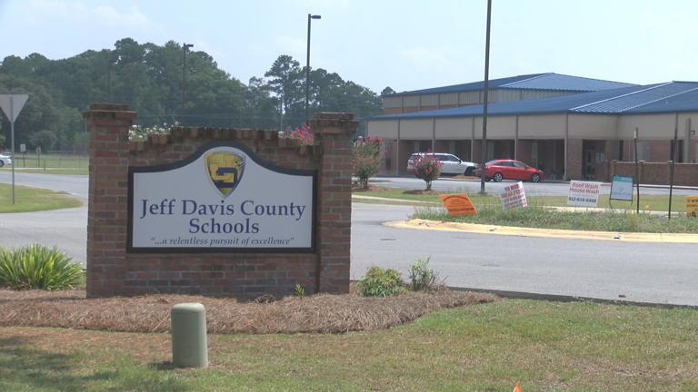 Jeff Davis County Schools responds to student social media threat