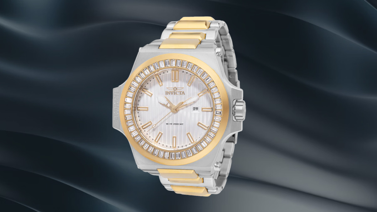 This big and shiny Invicta watch is 90% off