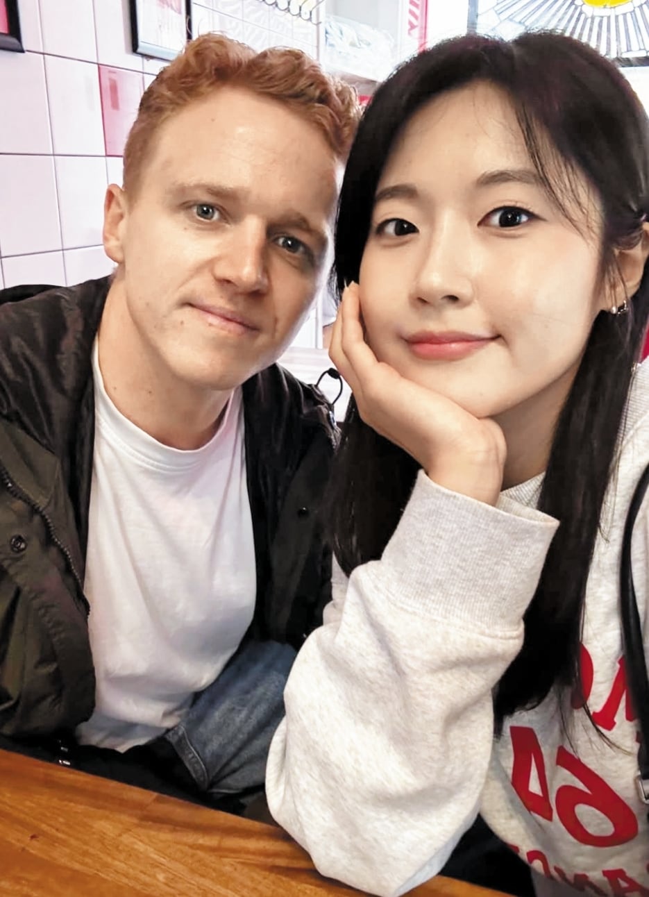 South Korean curling team in cross-border romances