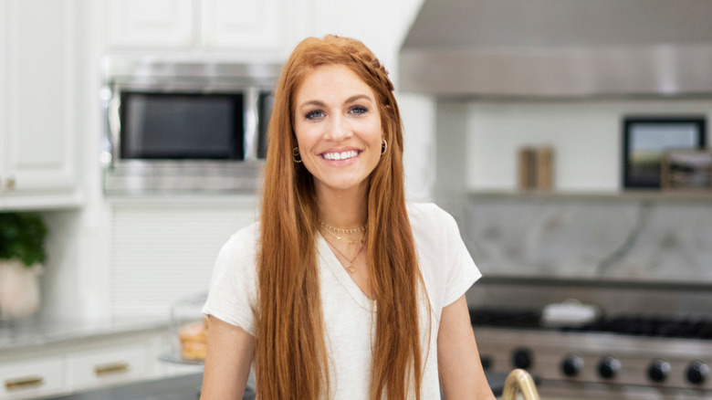 'No Demo Reno' star Jenn Todryk's trick makes popcorn ceiling removal a ...
