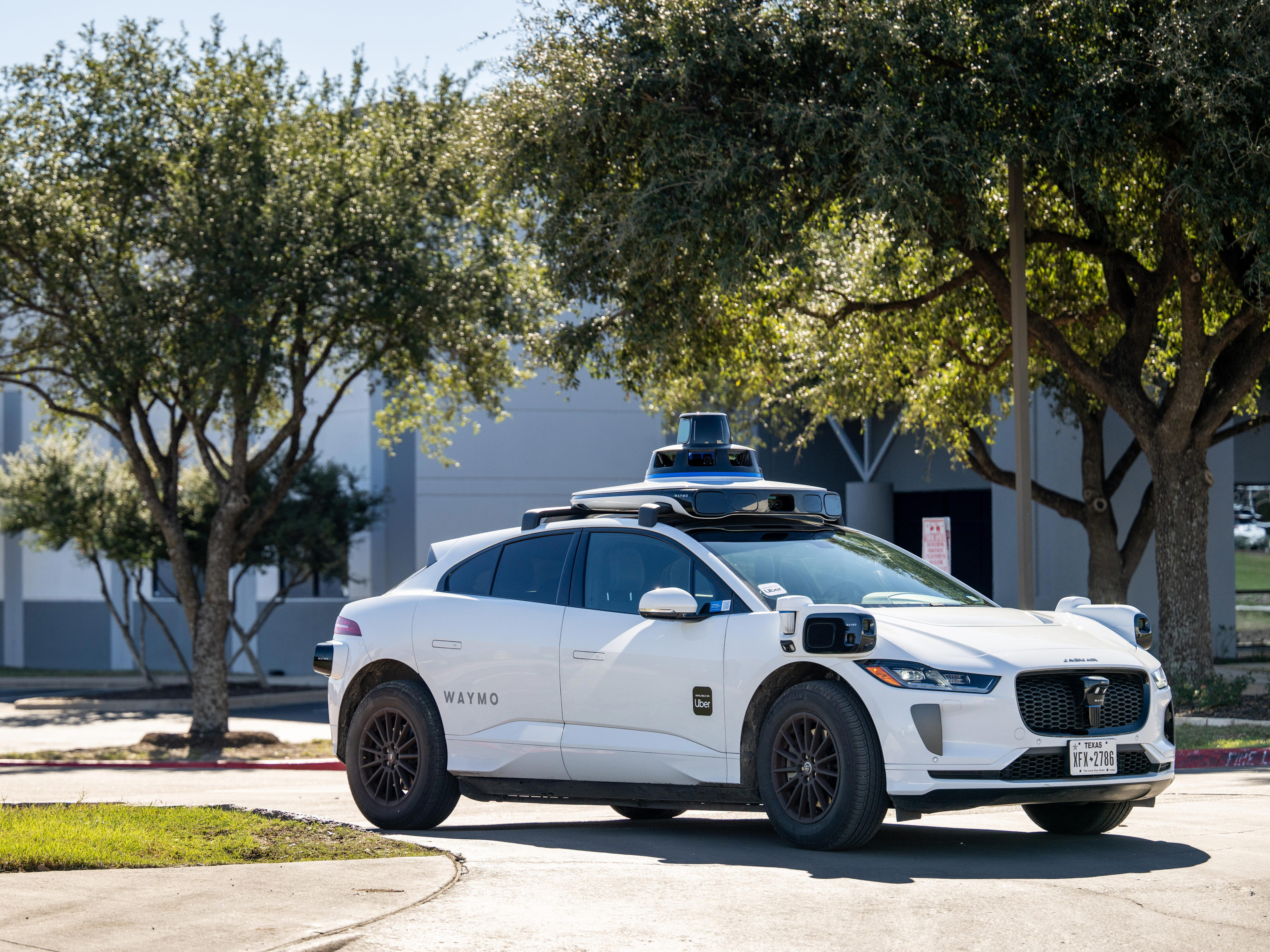 Waymo is giving DoorDash drivers money to help shut the doors on its ...