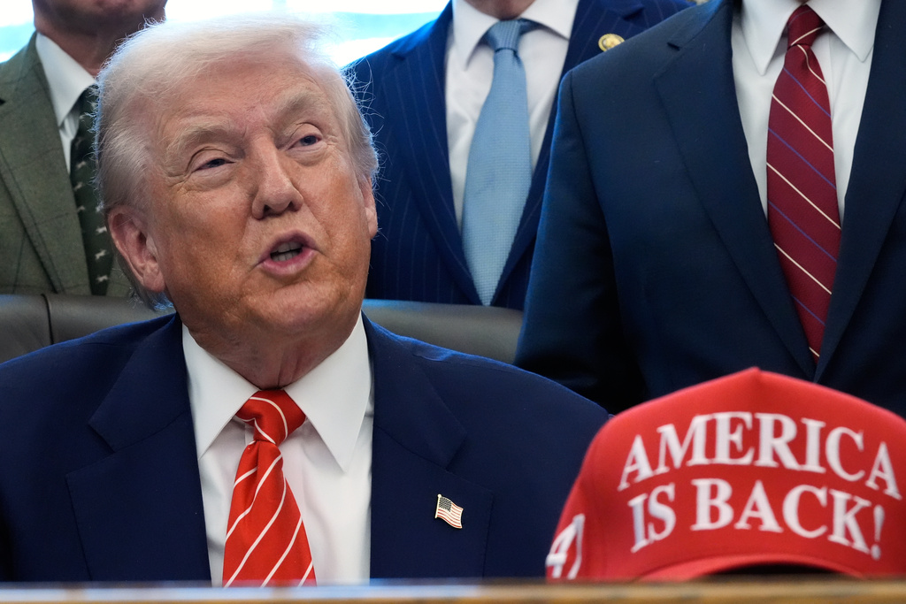 Trump boasts of over $1.5B in political funds. How he chooses to spend ...