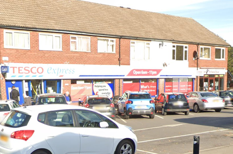 Weapon-wielding masked gang attack man in robbery outside Doncaster store