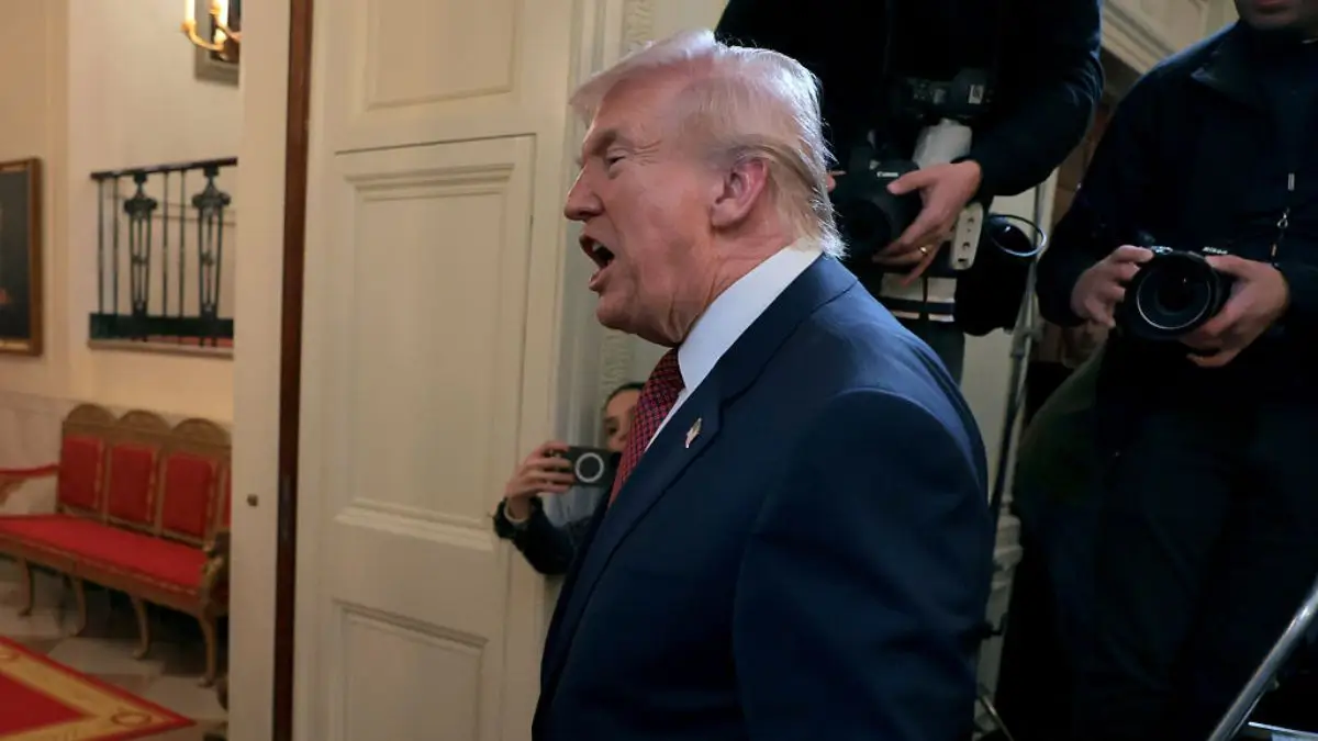 'Did you hear me?': Trump rebukes Newsmax reporter as ICE agents deploy ...