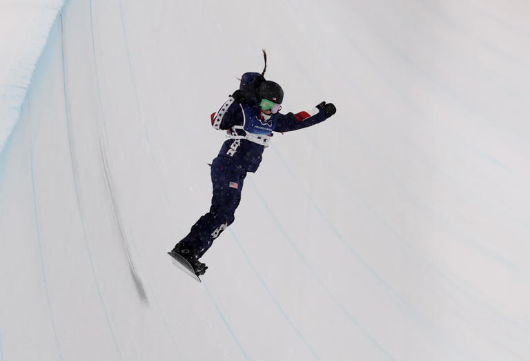 Snowboarder Chloe Kim celebrates silver medal with NFL boyfriend Myles ...