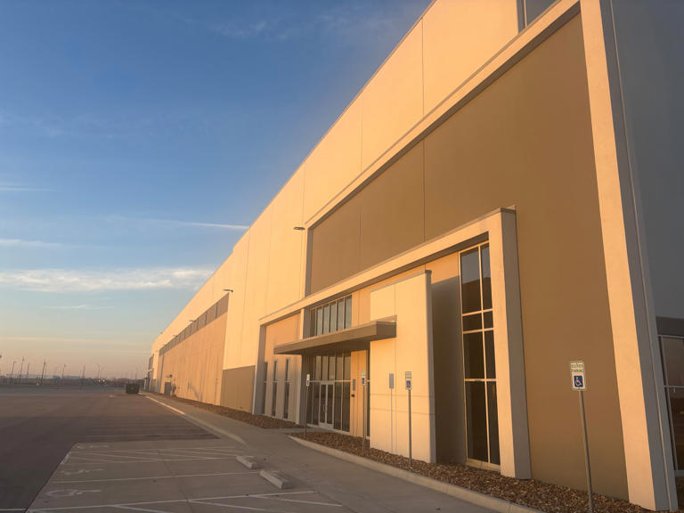 Congressional reaction mixed as developers stop sale of KC warehouse ...