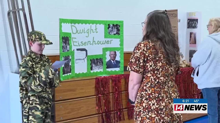 Oakland City 5th graders present historical figure wax museum