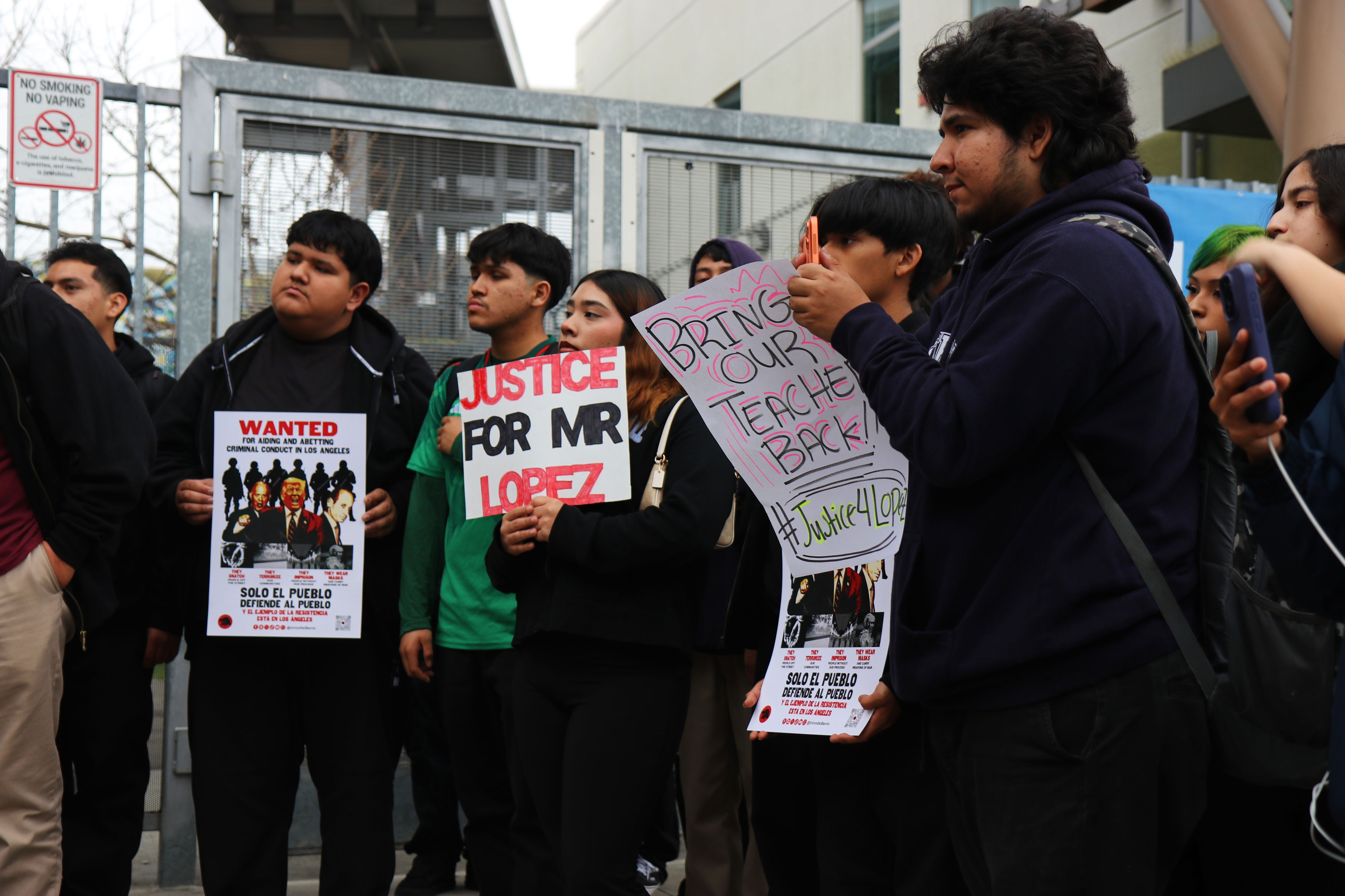 Estudiantes que protestaron contra ICE en LA piden el regreso a clases ...