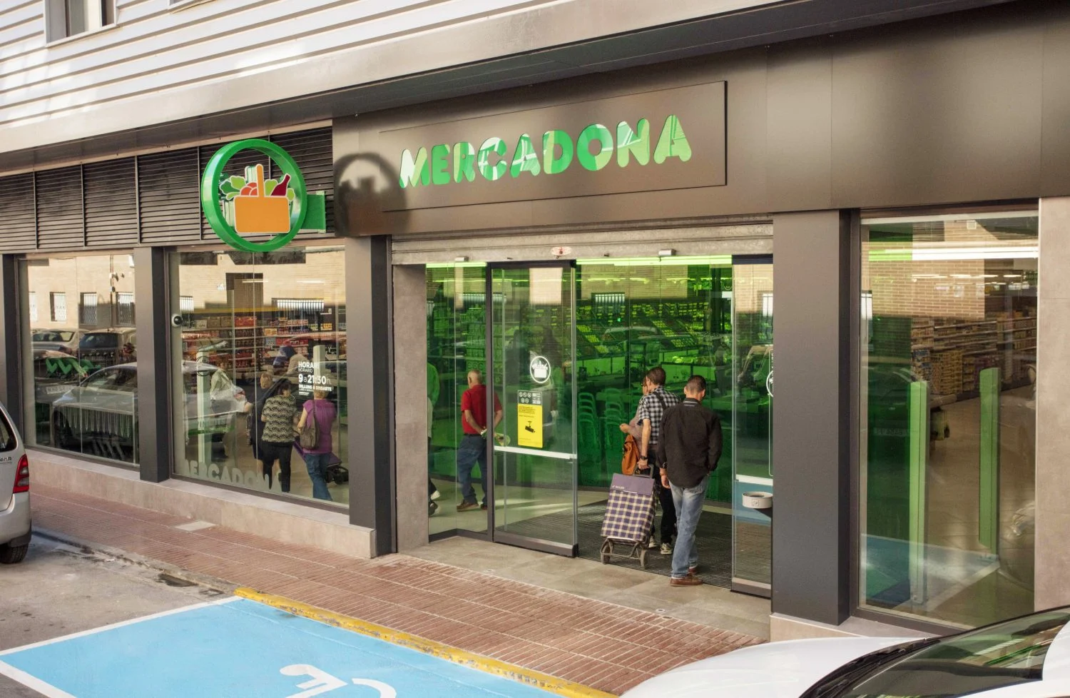 Mercadona compra Logifruit: CNMC da luz verde a la operación con 1.600 ...