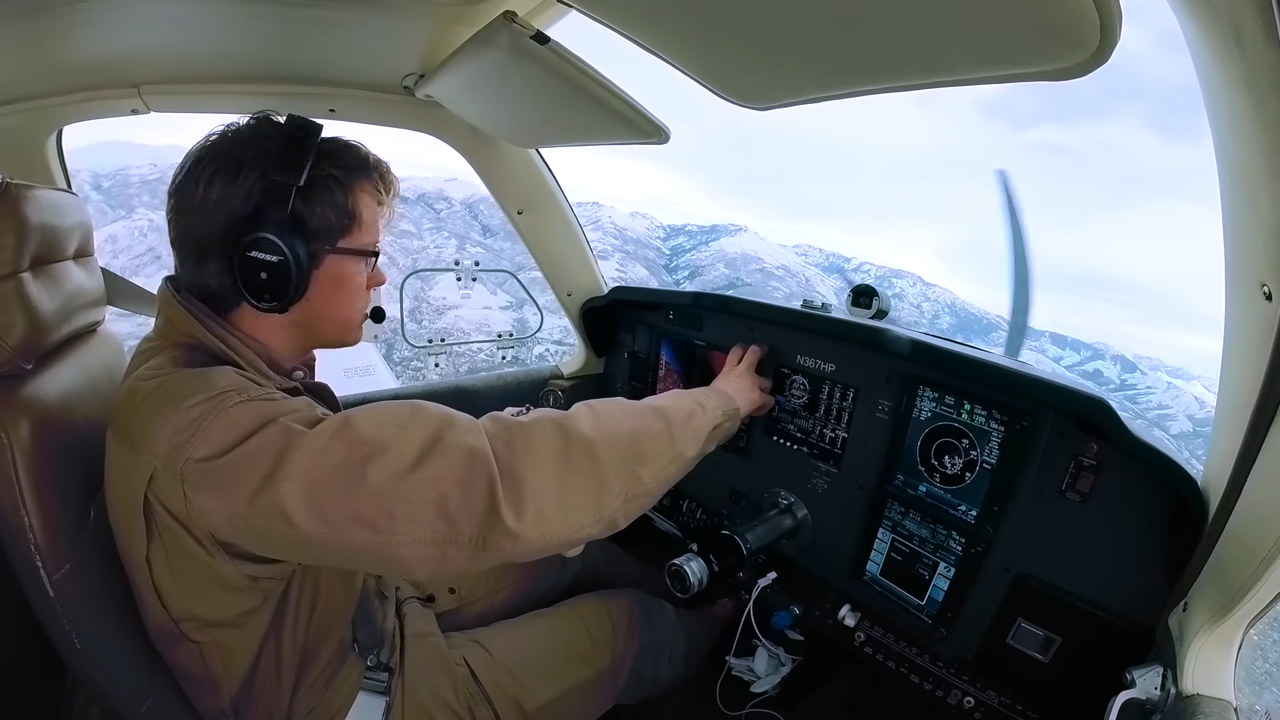 Watch a pilot fly through a severe turbulence SIGMET in real time