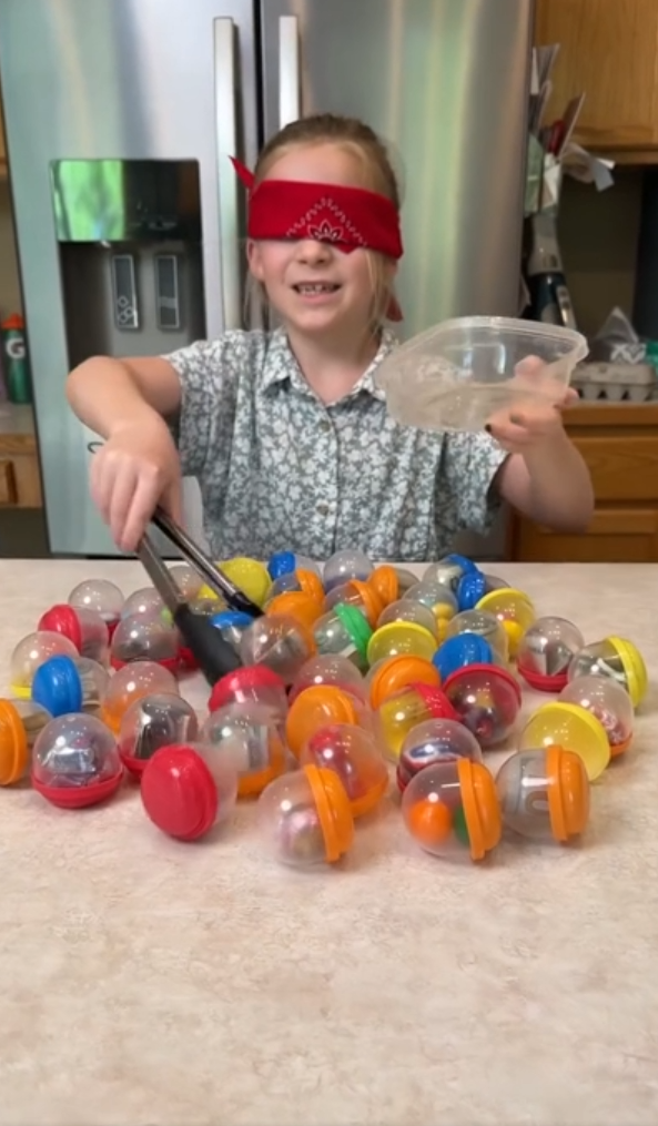 Real life claw machine family challenge