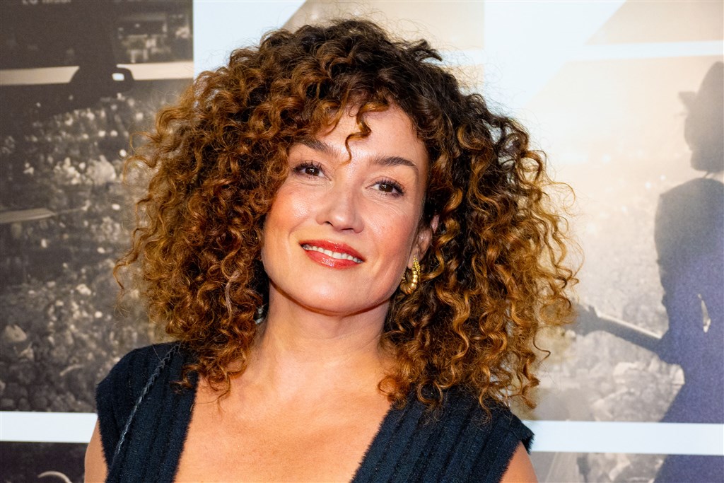 Katja Schuurman ligt met longontsteking op bed