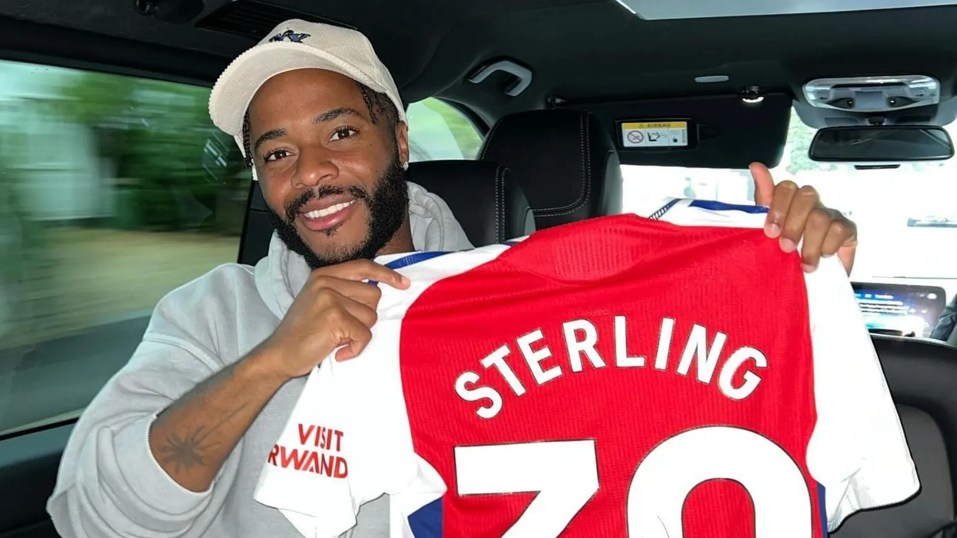 Het salaris van Raheem Sterling bij Feyenoord: Engelse voetballer ...