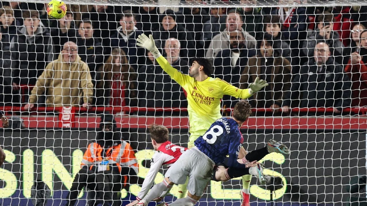Premier League: Arsenal drop crucial points at Brentford to lose ground ...