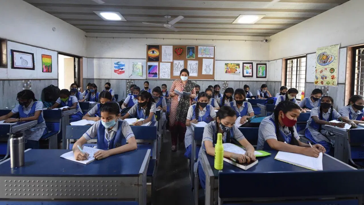क्लास 6 में तीसरी भाषा होगी जरूरी, CBSE ने स्कूलों को दिया 31 मई तक का समय