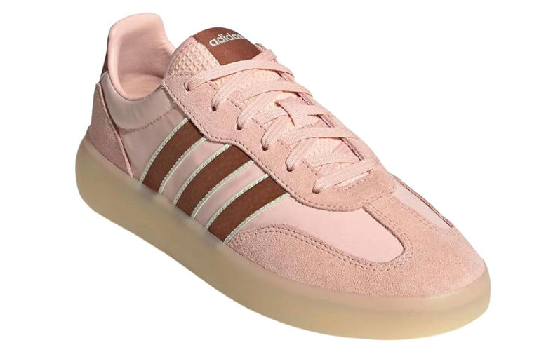 Jennifer Aniston and Amal Clooney made Adidas sneakers an it-girl ...