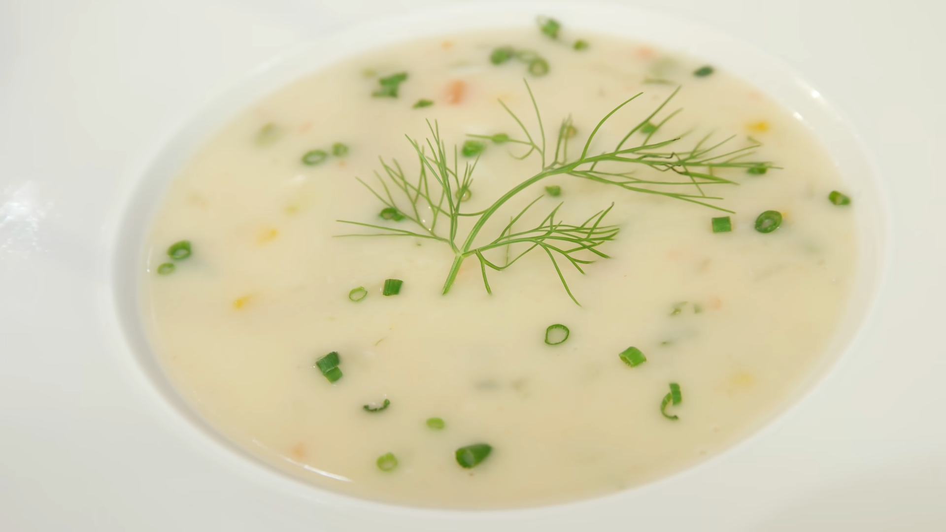 I can’t stop making this creamy seafood soup