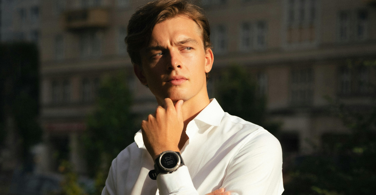 10 kinds of men women notice first and approach last