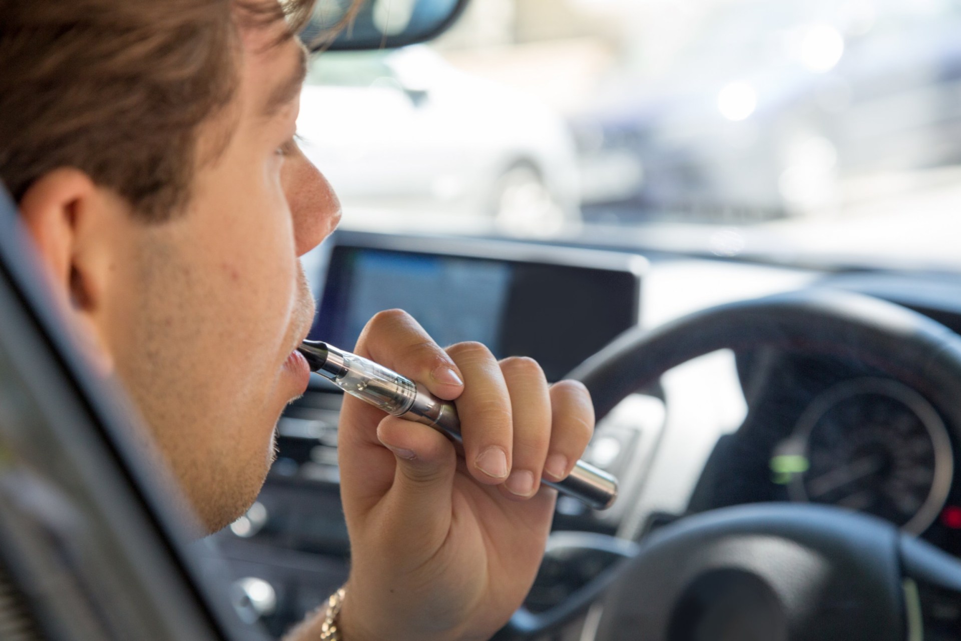 Vaping to be banned in cars with children in them