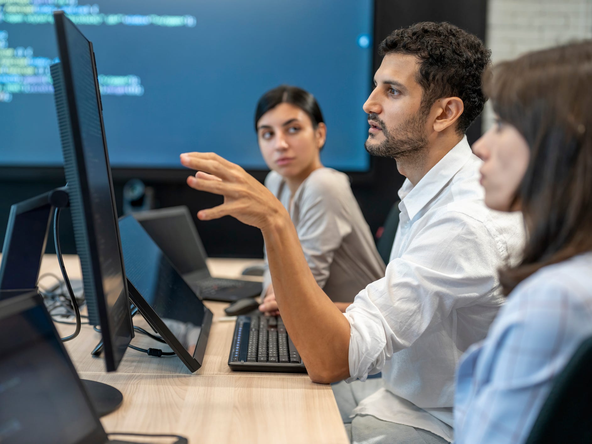 More hiring managers want you to prove you're good with AI during ...