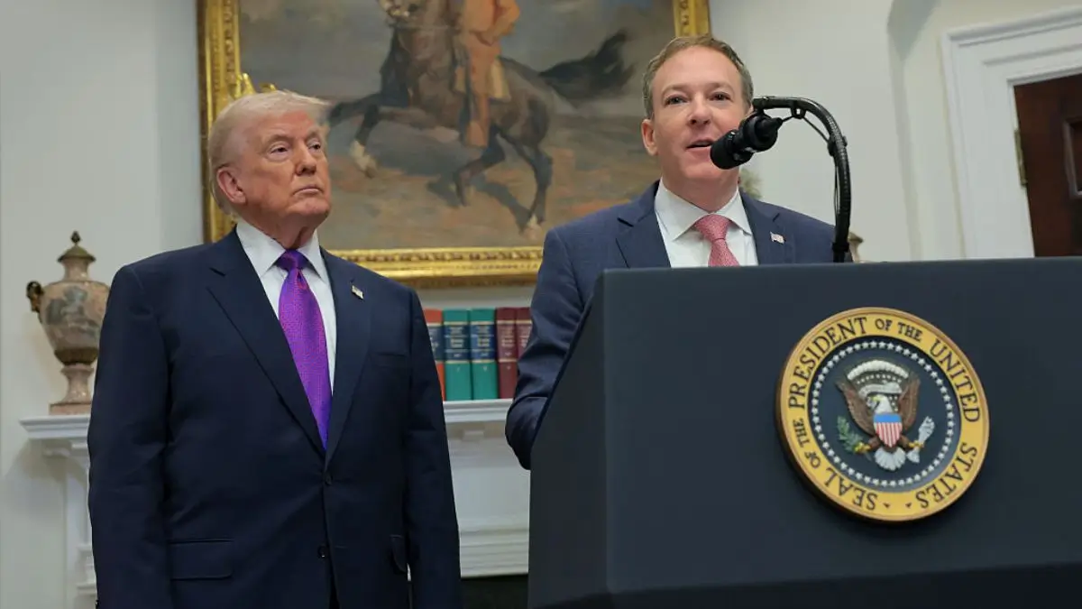 I'm crying with laughter: Trump nods off, wakes up swinging and the ...