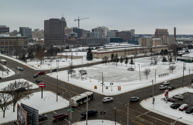 Vote on downtown Lansing data center delayed over 'procedural issue'