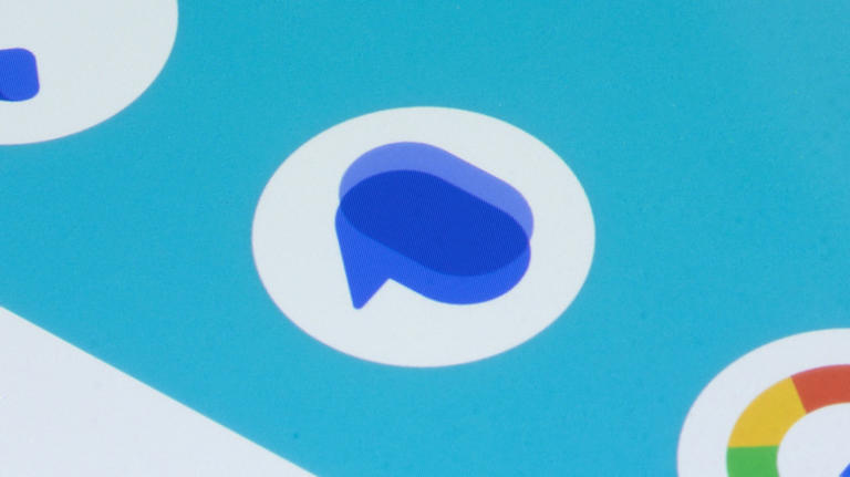 What the symbols & check marks next to Android text messages really mean
