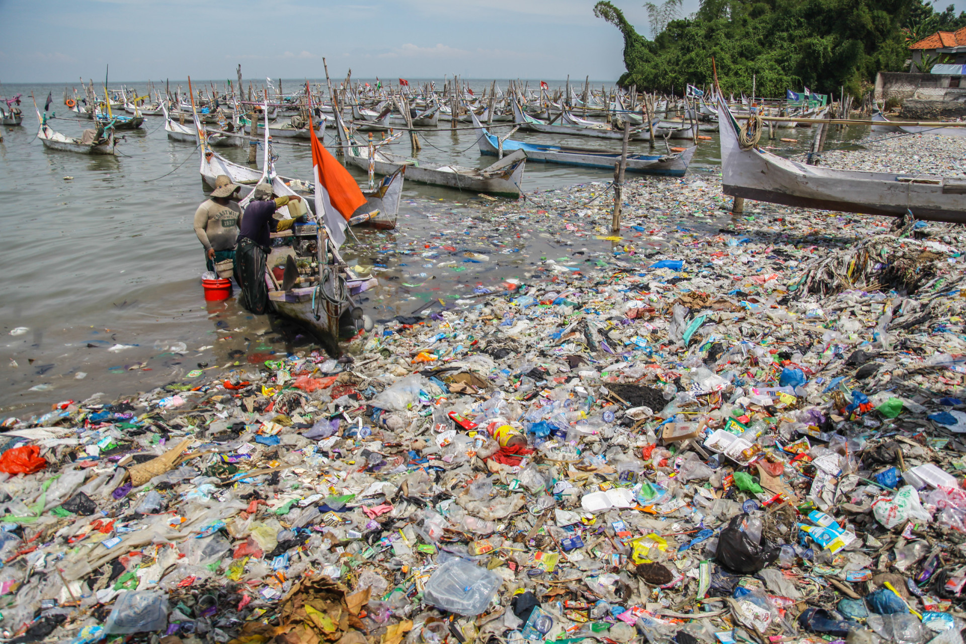 The top 10 plastic waste ocean polluters in 2025